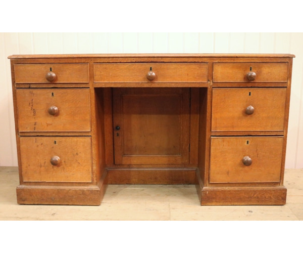 Antique & Reclaimed Furniture | Pub, Bar, Restaurant & Hotel Furniture
